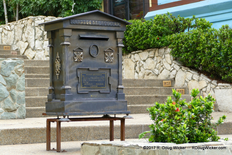 Ecuador — Guayaquil: Lighthouse of Santa Ana Hill | R. Doug Wicker — Author